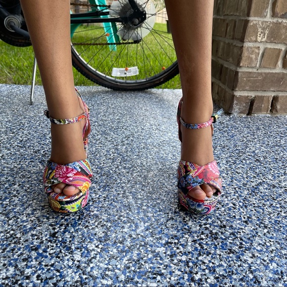 Chinese Laundry | Shoes | Brand New Chinese Laundry Platform Shoes Size ...